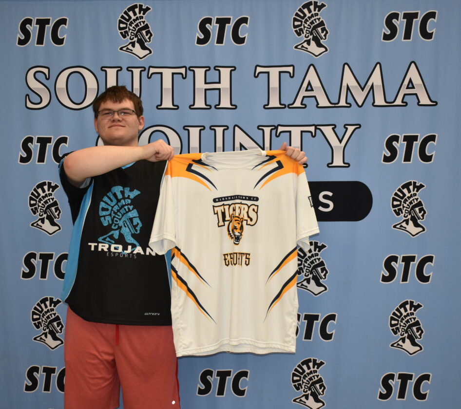 STC seniors sign with MCC eSports | News, Sports, Jobs - Tama-Toledo ...